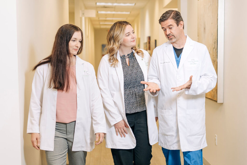 What Is Peripheral Artery Disease (PAD)? Early Symptoms You Shouldn’t ...